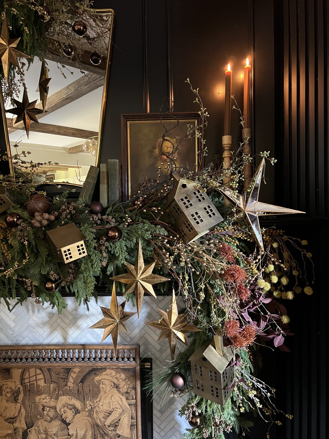 Festive Foyer - Haneen's Haven